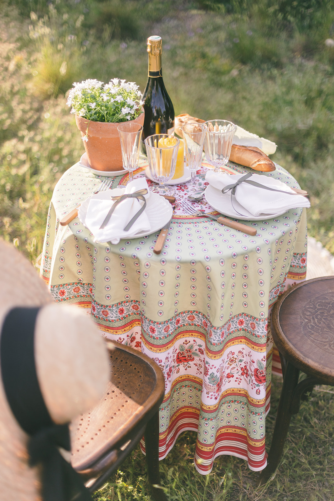 Luxury Picnic Welcome Dinner French Experience| Maison Bounon